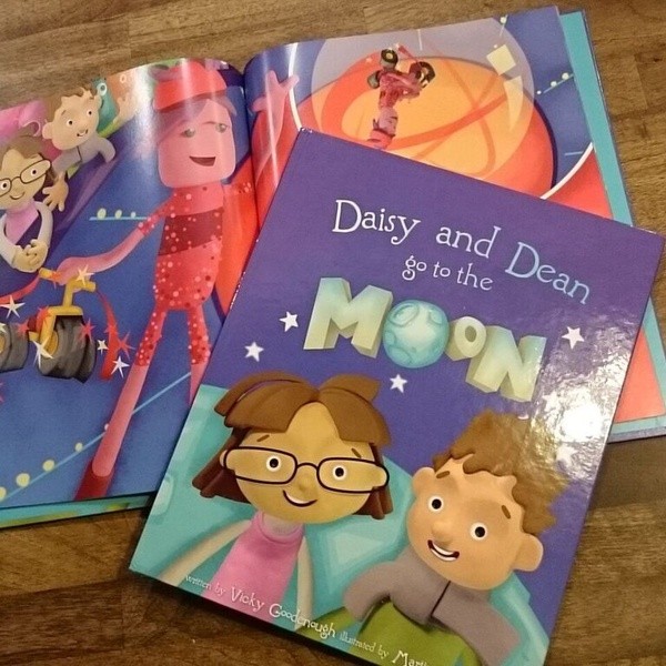 Daisy & Dean Go to the Moon – Hireillo | Hire an Illustrator