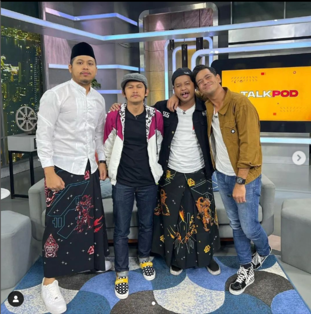 Mecha Garuda and Wayang Sarong Design – Hireillo | Hire an Illustrator